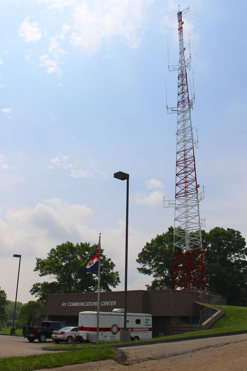 Wells gives 911 board project updates – Daily Journal Online