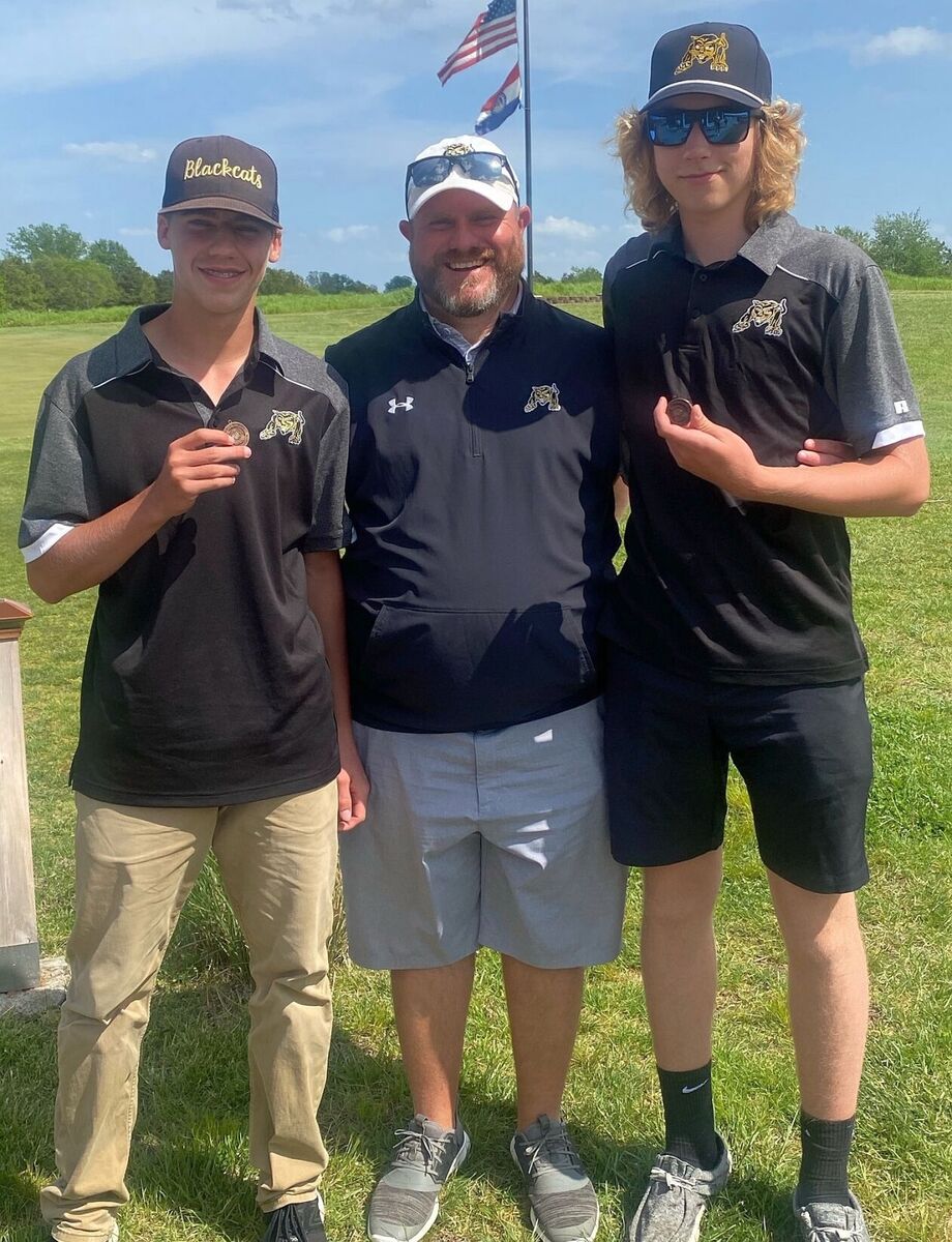 Golf Cats compete in district tournament – Daily Journal Online