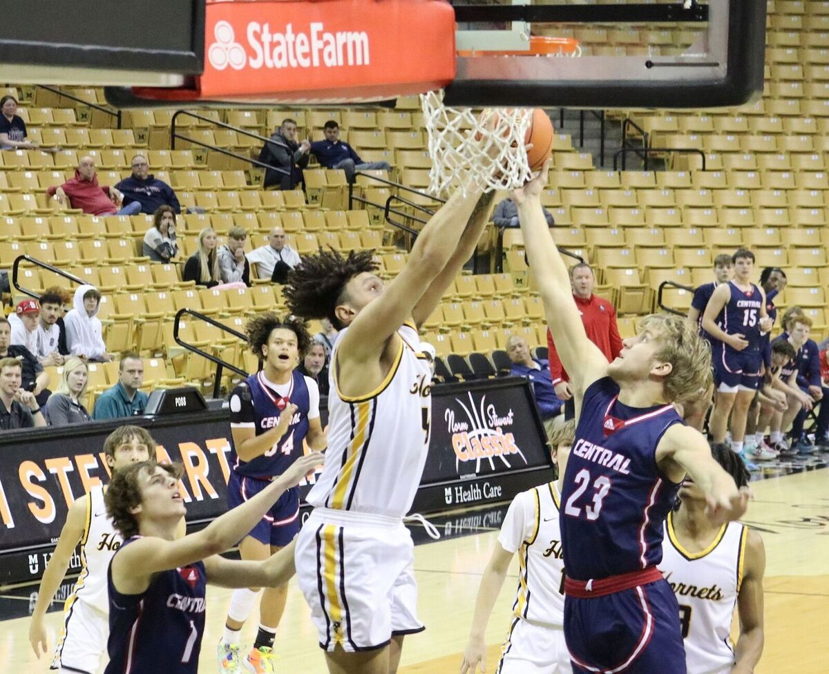 Rebels unleash 21-0 blitz against Fulton at Mizzou – Daily Journal Online