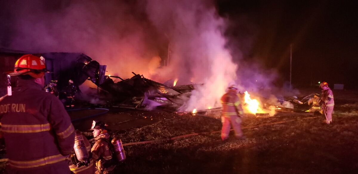 Blaze destroys storage building – Daily Journal Online