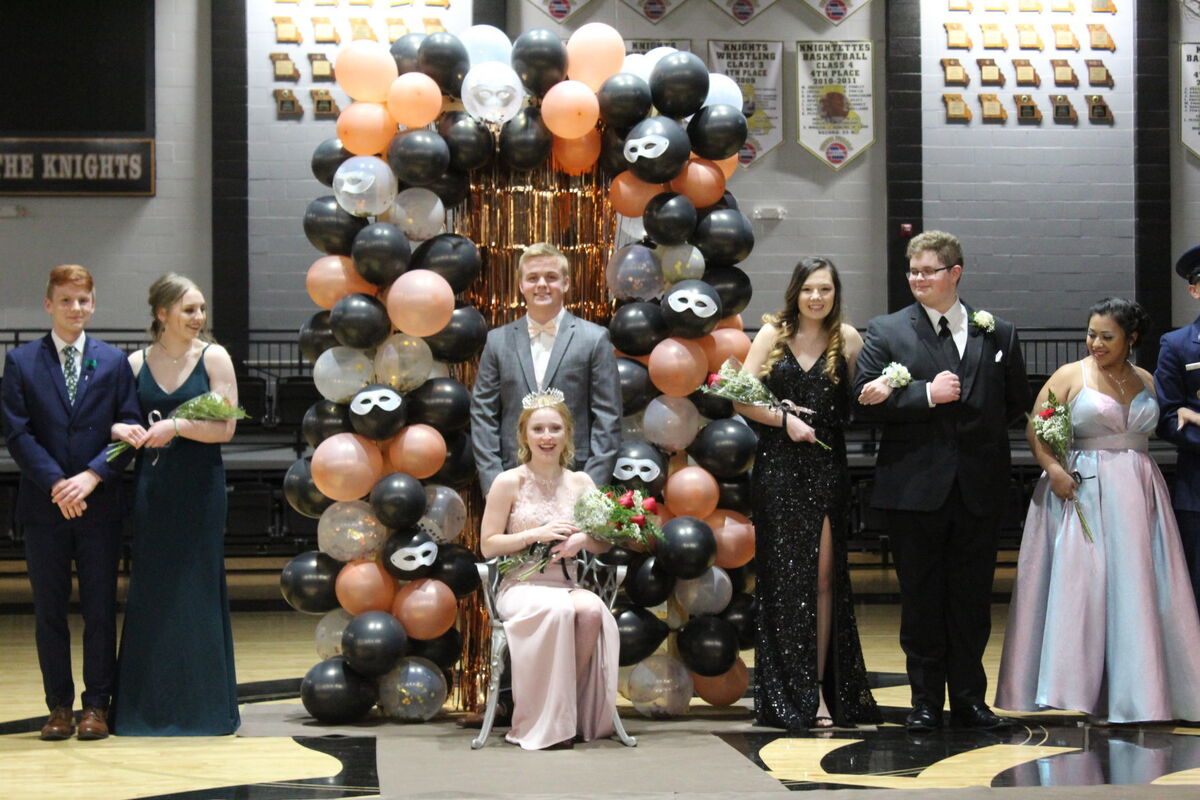 FHS crowns 2020 Sweetheart Queen – Daily Journal Online