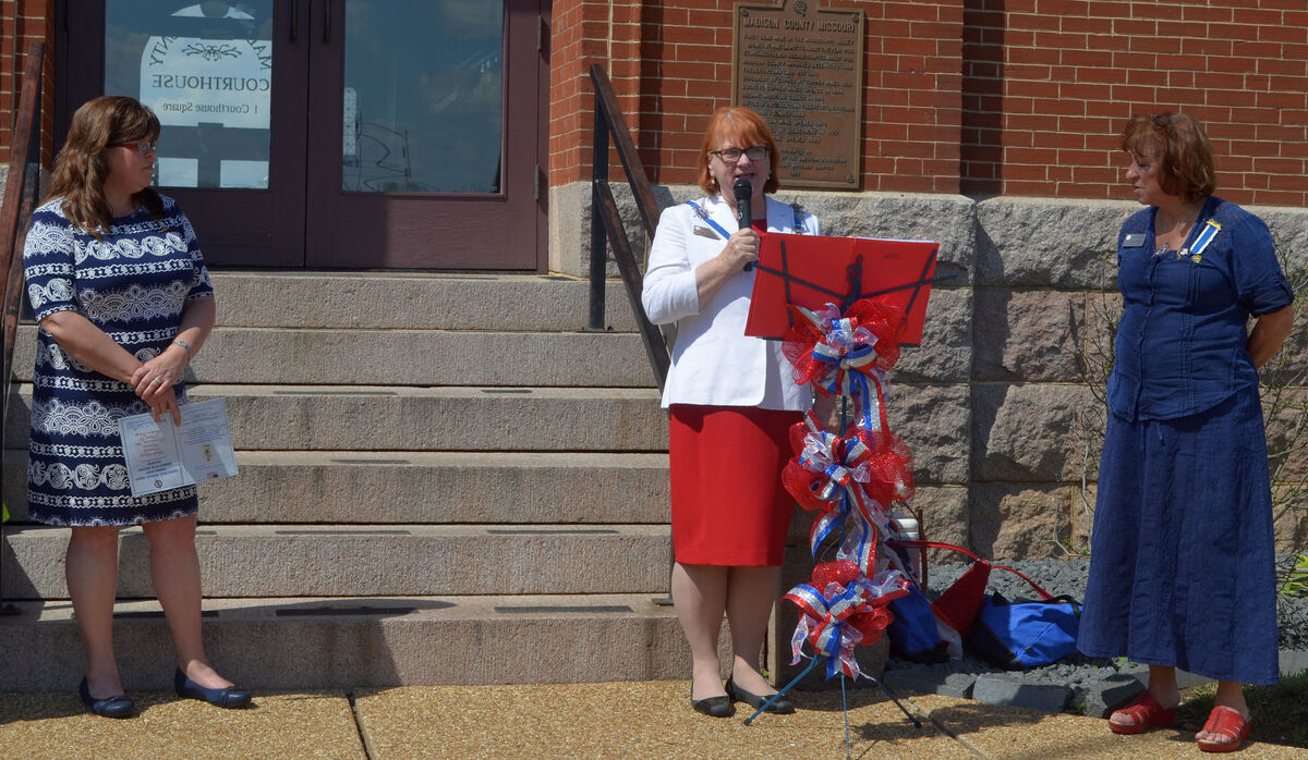 DAR hosts ceremony at courthouse – Daily Journal Online