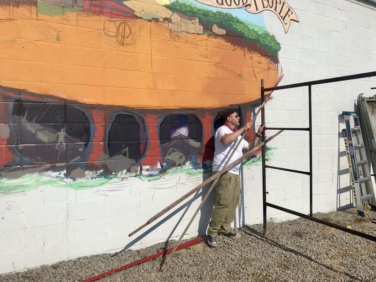 DeBold works on a mural for Bonne Terre – Daily Journal Online