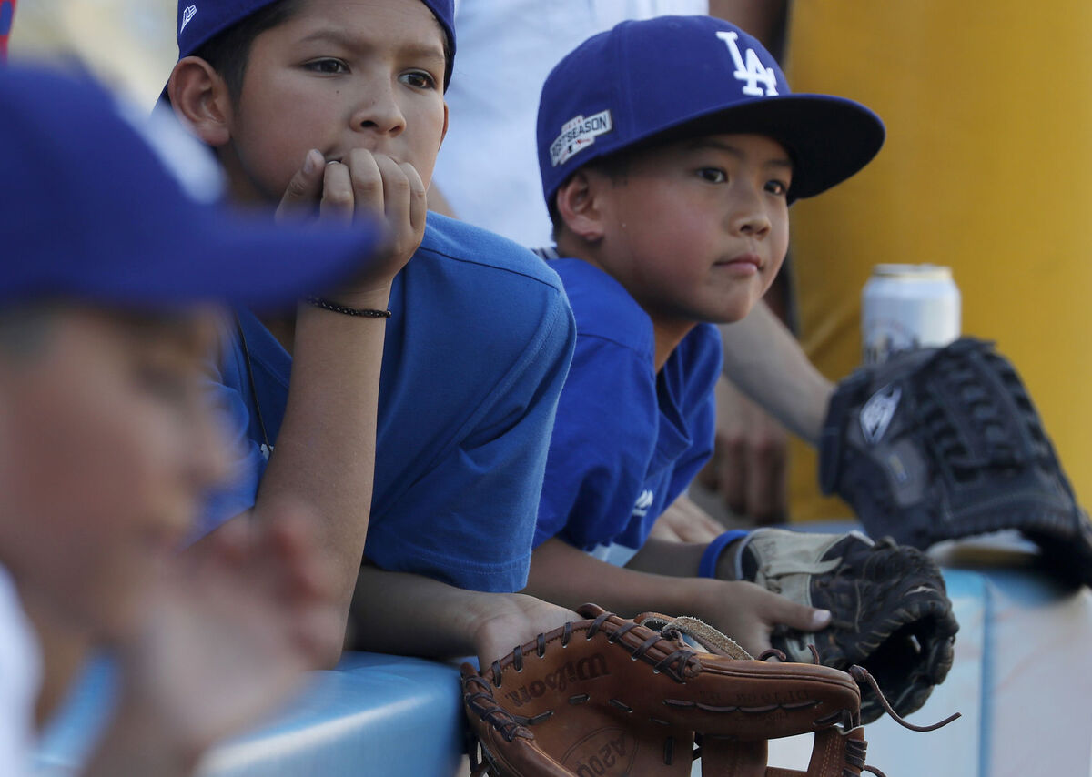 Major League Baseball fans turning gray while millennials tuning out ...