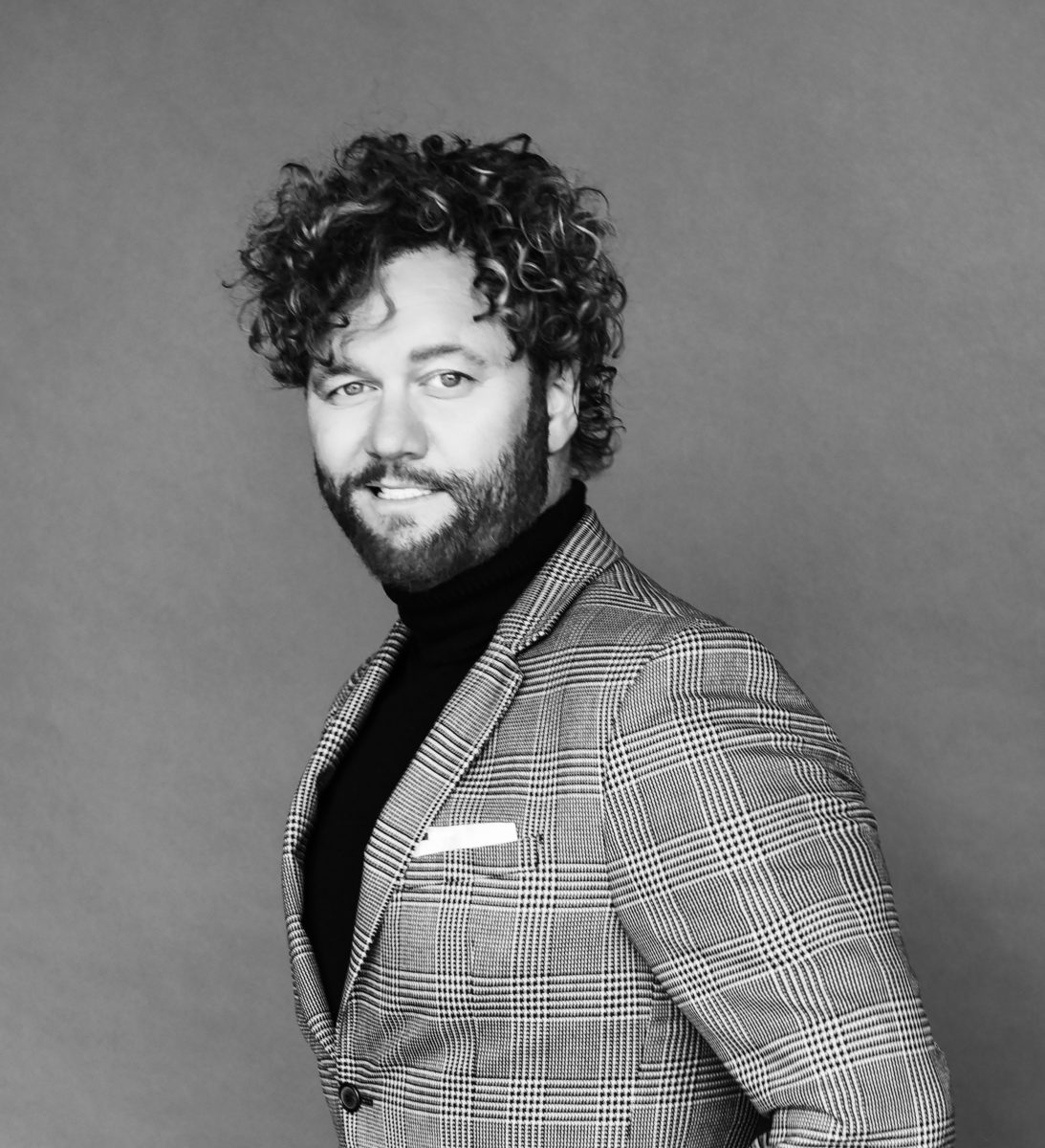 Recording artist David Phelps brings ‘It Must Be Christmas Tour ...