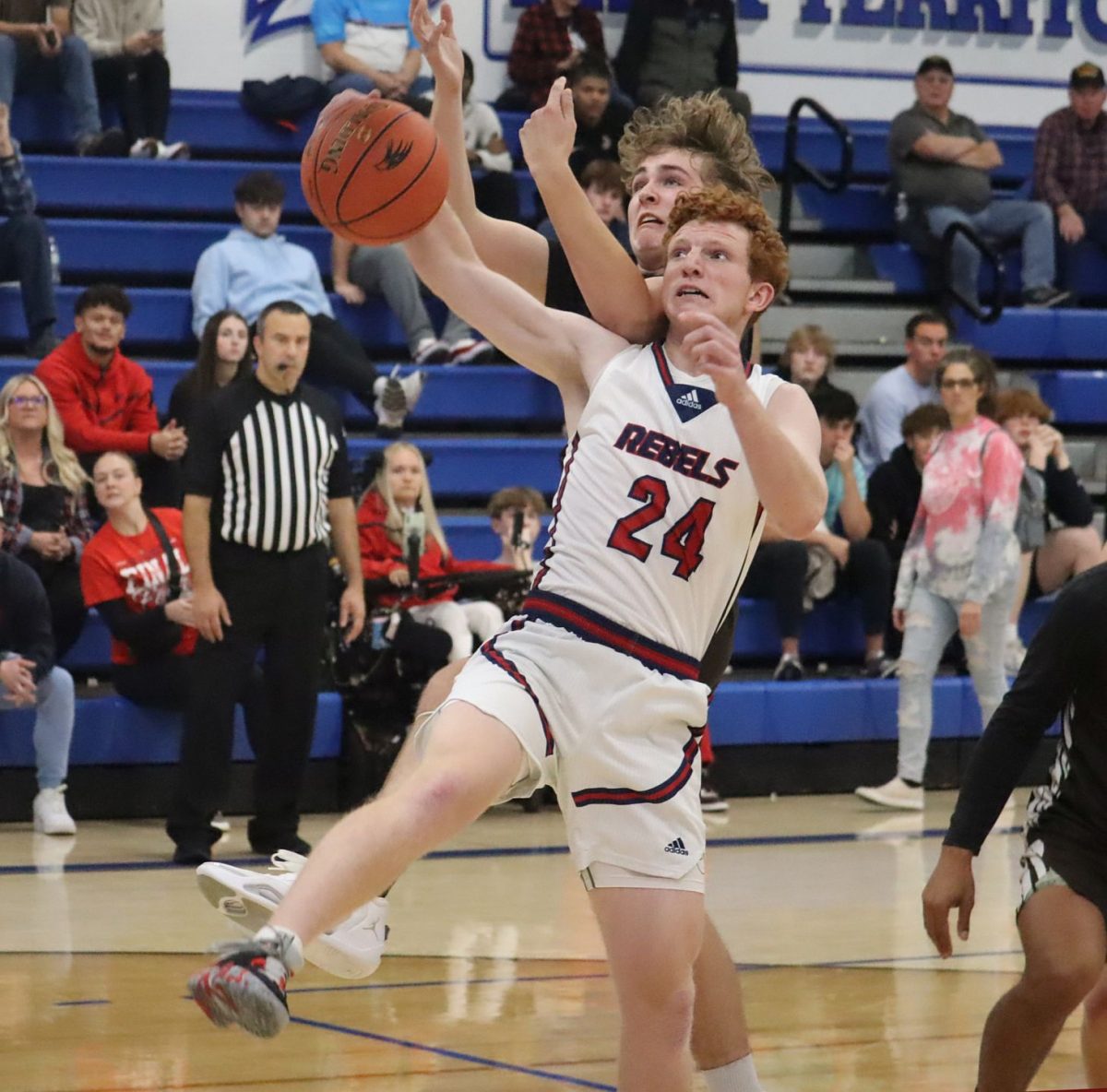 Rebels repeat trophy run at Steighorst Tournament – Daily Journal Online