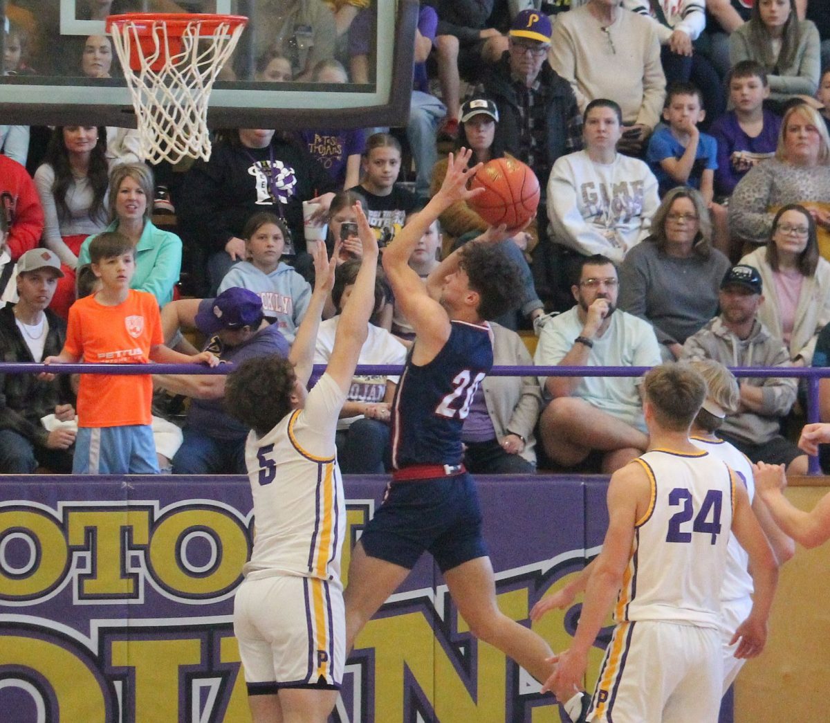 Central slows things down, beats Potosi in title clash – Daily Journal ...
